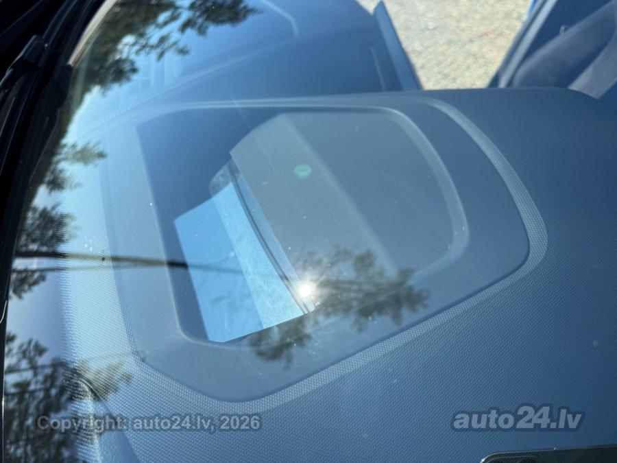 Blue BMW 1-series 2019 in Tallinn, with an engine capacity of 2.00 L and mileage of 109 thousand km for 23800 €, photo 19 on AUTOMOTO.COM.LV