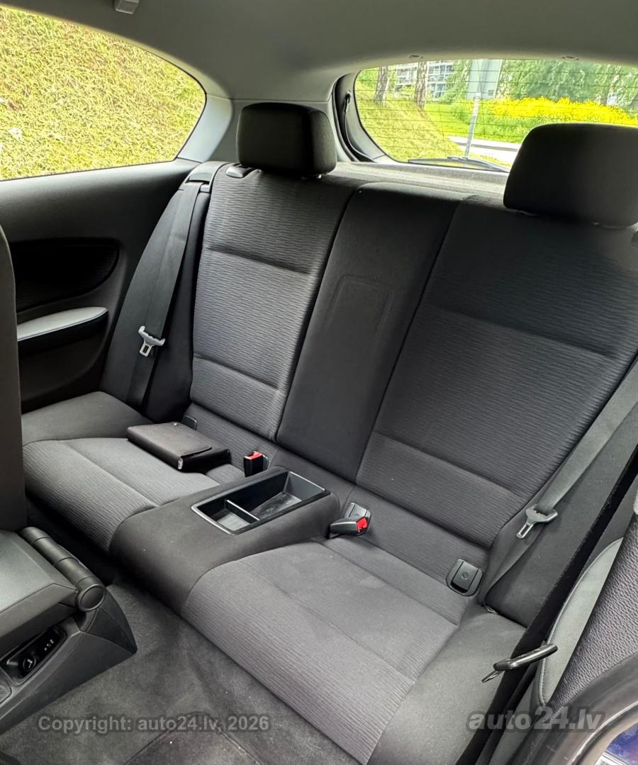 Zils BMW 1-series 2010 Tallina, ar dzinēja tilpumu 1.60 L un nobraukumu 117 tūkst. km par 5999 €, foto 15 vietnē AUTOMOTO.COM.LV