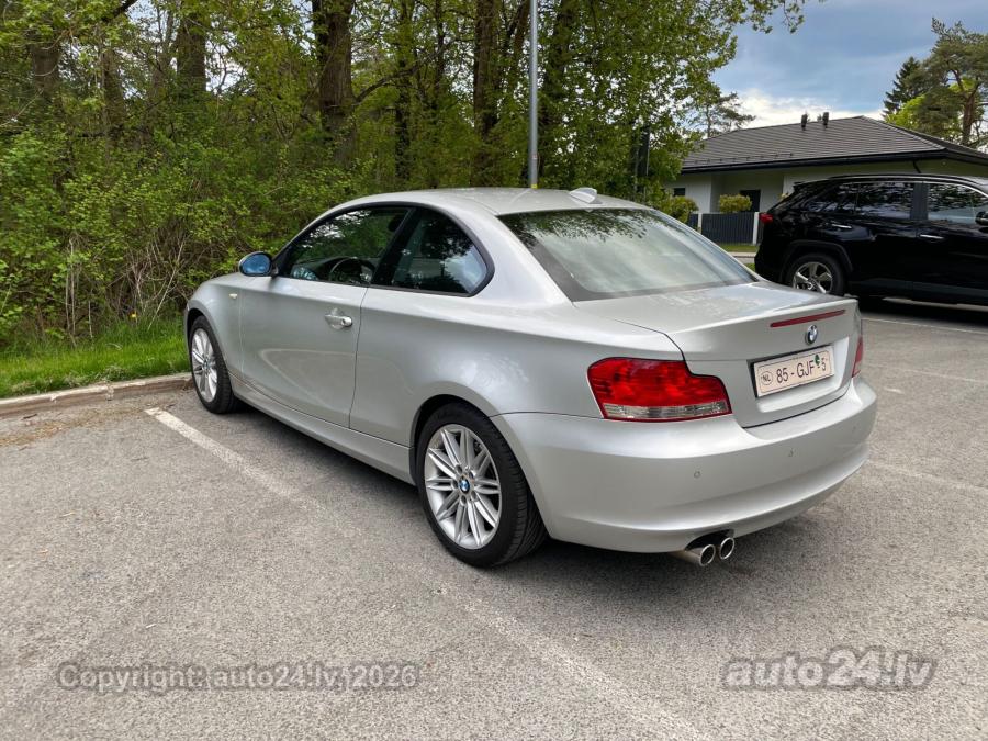 Pelēks BMW 1-series 2008 Tallina, ar dzinēja tilpumu 2.00 L un nobraukumu 289 tūkst. km par 6900 €, foto 4 vietnē AUTOMOTO.COM.LV