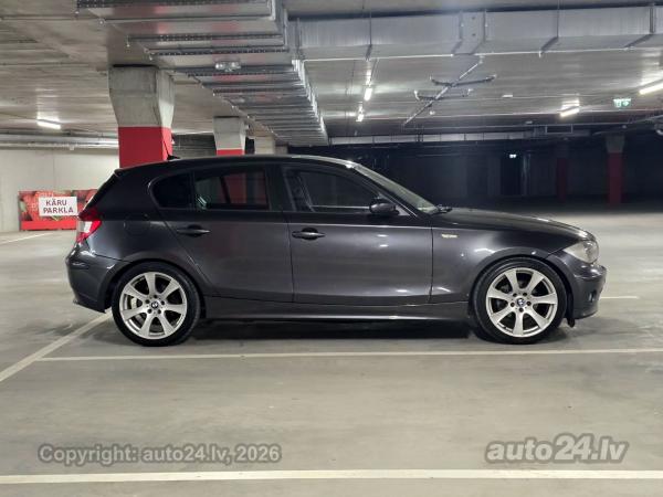 Pelēks BMW 1-series 2004 Tallina, ar dzinēja tilpumu 2.00 L un nobraukumu 309 tūkst. km par 4499 €, foto 4 vietnē AUTOMOTO.COM.LV