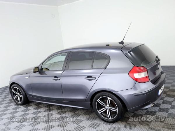 Pelēks BMW 1-series 2005 Tallina, ar dzinēja tilpumu 2.00 L un nobraukumu 123 tūkst. km par 2499 €, foto 4 vietnē AUTOMOTO.COM.LV
