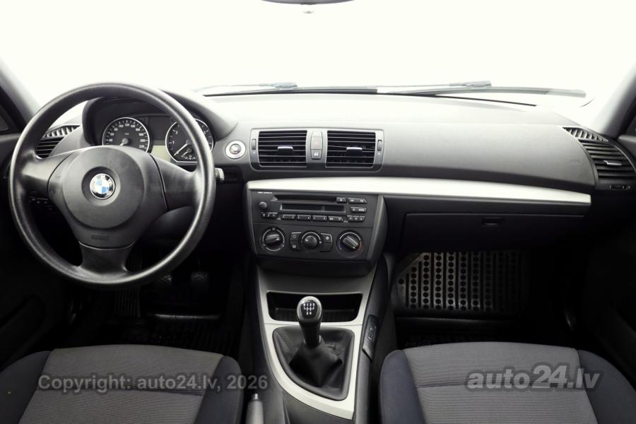 Grey BMW 1-series 2005 in Tallinn, with an engine capacity of 1.60 L and mileage of 213 thousand km for 2199 €, photo 6 on AUTOMOTO.COM.LV