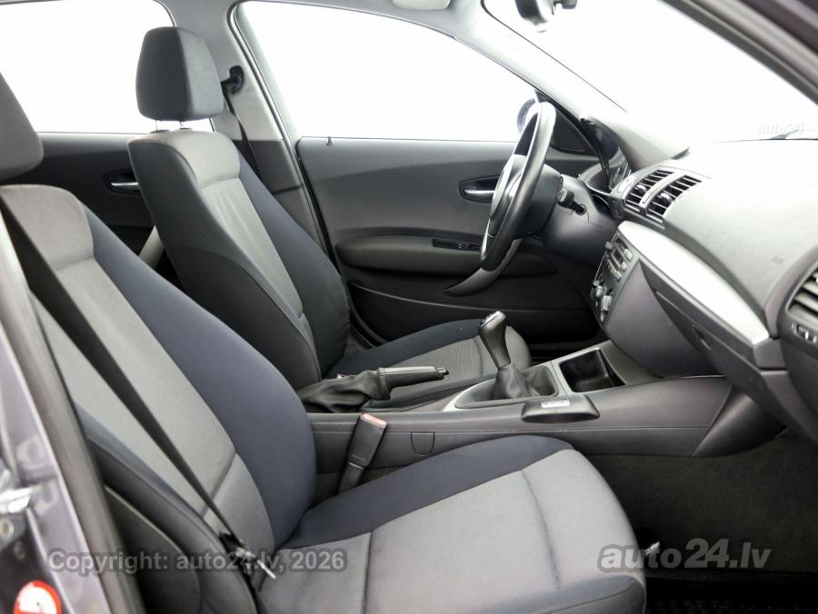 Grey BMW 1-series 2005 in Tallinn, with an engine capacity of 1.60 L and mileage of 213 thousand km for 2199 €, photo 7 on AUTOMOTO.COM.LV