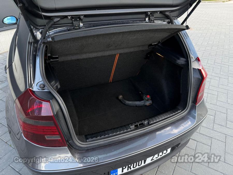 Grey BMW 1-series 2006 in Tartu, with an engine capacity of 2.00 L and mileage of 258 thousand km for 5500 €, photo 12 on AUTOMOTO.COM.LV