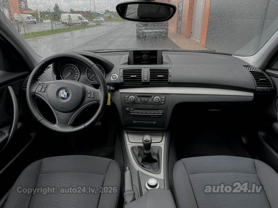 Grey BMW 1-series 2007 in Kuressaare, with an engine capacity of 1.60 L and mileage of 214 thousand km for 3690 €, photo 14 on AUTOMOTO.COM.LV