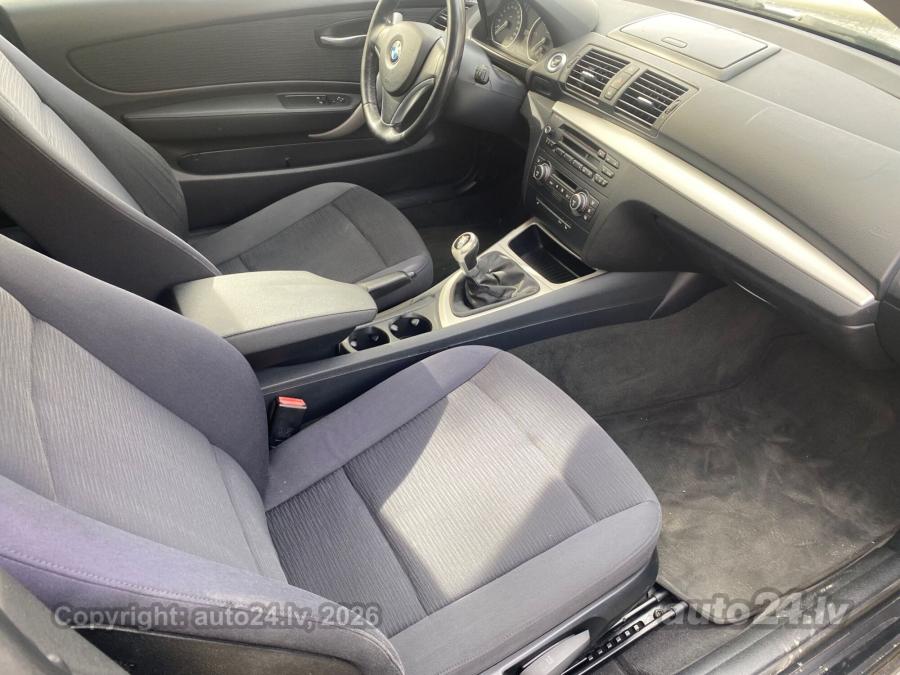 Pelēks BMW 1-series 2008 Tallina, ar dzinēja tilpumu 2.00 L un nobraukumu 273 tūkst. km par 3499 €, foto 10 vietnē AUTOMOTO.COM.LV