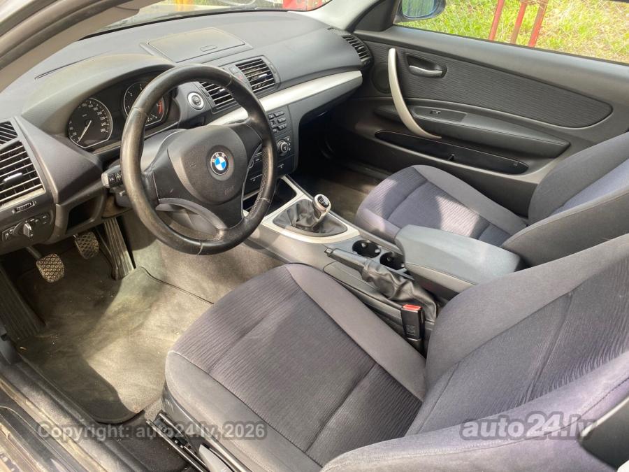 Pelēks BMW 1-series 2008 Tallina, ar dzinēja tilpumu 2.00 L un nobraukumu 273 tūkst. km par 3499 €, foto 13 vietnē AUTOMOTO.COM.LV