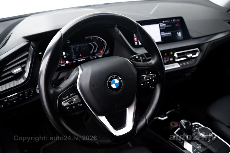 Grey BMW 1-series 2020 in Tallinn, with an engine capacity of 1.50 L and mileage of 67 thousand km for 18999 €, photo 9 on AUTOMOTO.COM.LV