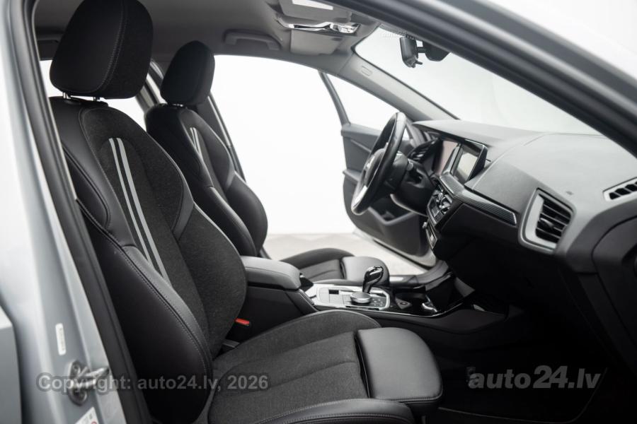 Grey BMW 1-series 2020 in Tallinn, with an engine capacity of 1.50 L and mileage of 67 thousand km for 18999 €, photo 13 on AUTOMOTO.COM.LV