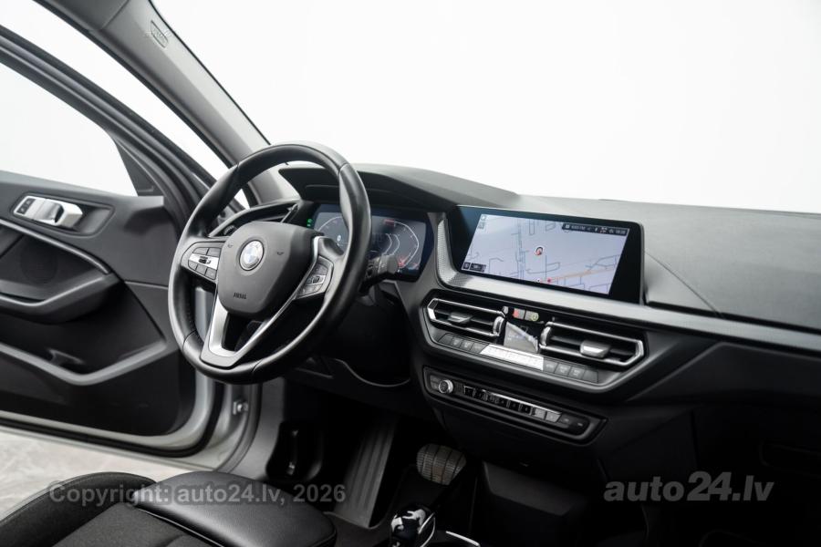 Grey BMW 1-series 2020 in Tallinn, with an engine capacity of 1.50 L and mileage of 67 thousand km for 18999 €, photo 14 on AUTOMOTO.COM.LV