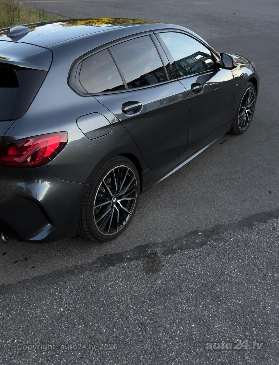 Grey BMW 1-series 2020 in Tallinn, with an engine capacity of 2.00 L and mileage of 62 thousand km for 27500 €, photo 5 on AUTOMOTO.COM.LV