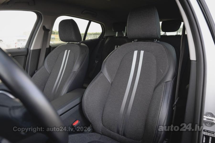 Pelēks BMW 1-series 2021 Tartu, ar dzinēja tilpumu 1.50 L un nobraukumu 45 tūkst. km par 21900 €, foto 13 vietnē AUTOMOTO.COM.LV