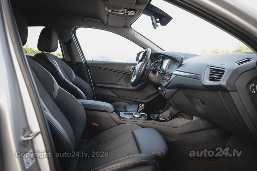 Pelēks BMW 1-series 2021 Tartu, ar dzinēja tilpumu 1.50 L un nobraukumu 45 tūkst. km par 21900 €, foto 17 vietnē AUTOMOTO.COM.LV