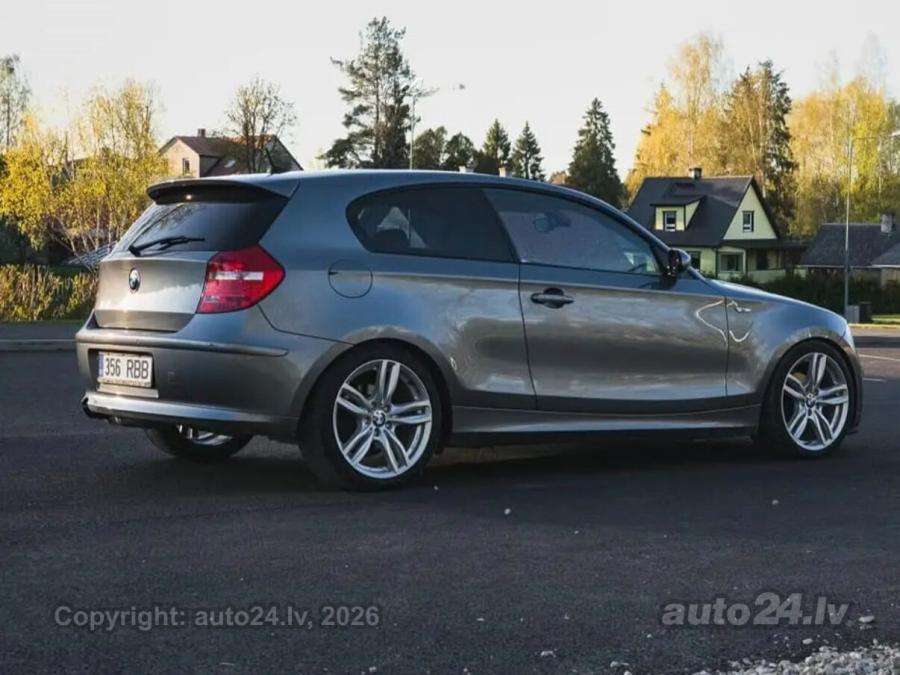 Grey BMW 1-series 2009 in Tallinn, with an engine capacity of 2.00 L and mileage of 126 thousand km for 4500 €, photo 1 on AUTOMOTO.COM.LV