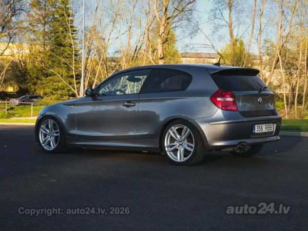 Pelēks BMW 1-series 2009 Tallina, ar dzinēja tilpumu 2.00 L un nobraukumu 126 tūkst. km par 4500 €, foto 3 vietnē AUTOMOTO.COM.LV