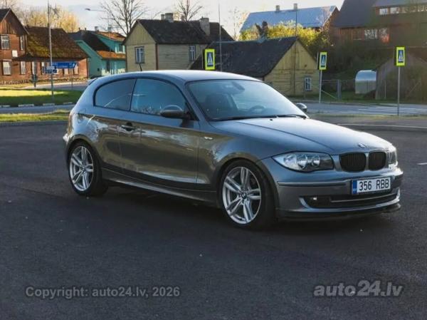 Pelēks BMW 1-series 2009 Tallina, ar dzinēja tilpumu 2.00 L un nobraukumu 126 tūkst. km par 4500 €, foto 4 vietnē AUTOMOTO.COM.LV