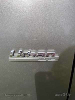 Grey BMW 1-series 2017 in Tallinn, with an engine capacity of 2.00 L and mileage of 135 thousand km for 13990 €, photo 13 on AUTOMOTO.COM.LV