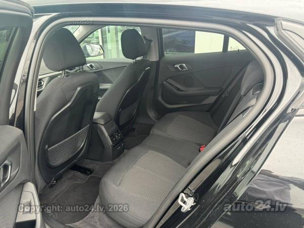 BMW 1-series 2023 in Tallinn, with an engine capacity of 1.50 L and mileage of 72 thousand km for 23650 €, photo 9 on AUTOMOTO.COM.LV
