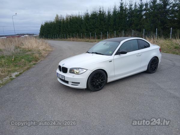Balts BMW 1-series 2008 Tartu, ar dzinēja tilpumu 2.00 L un nobraukumu 271 tūkst. km par 6700 €, foto 8 vietnē AUTOMOTO.COM.LV