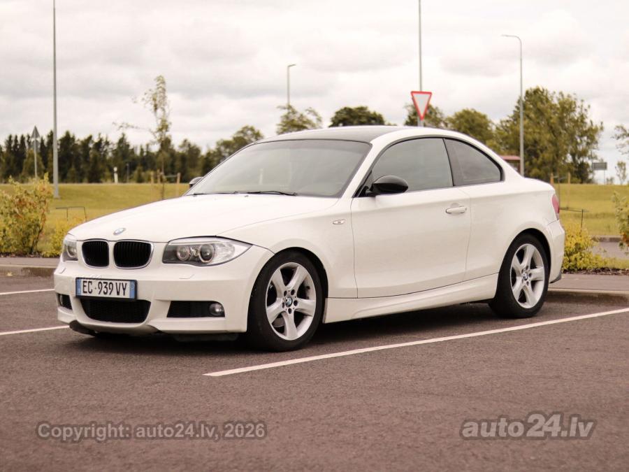 White BMW 1-series 2009 in Tallinn, with an engine capacity of 2.00 L and mileage of 240 thousand km for 7900 €, photo 1 on AUTOMOTO.COM.LV