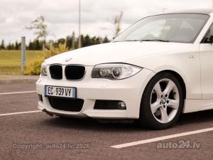 White BMW 1-series 2009 in Tallinn, with an engine capacity of 2.00 L and mileage of 240 thousand km for 7900 €, photo 3 on AUTOMOTO.COM.LV
