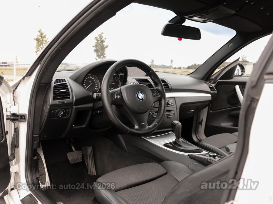 White BMW 1-series 2009 in Tallinn, with an engine capacity of 2.00 L and mileage of 240 thousand km for 7900 €, photo 18 on AUTOMOTO.COM.LV