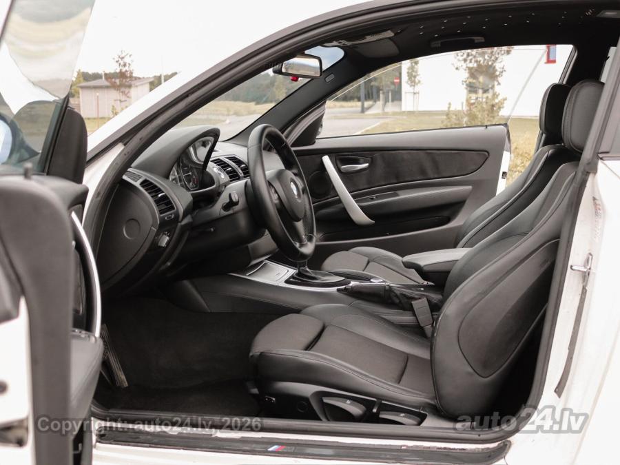 White BMW 1-series 2009 in Tallinn, with an engine capacity of 2.00 L and mileage of 240 thousand km for 7900 €, photo 20 on AUTOMOTO.COM.LV