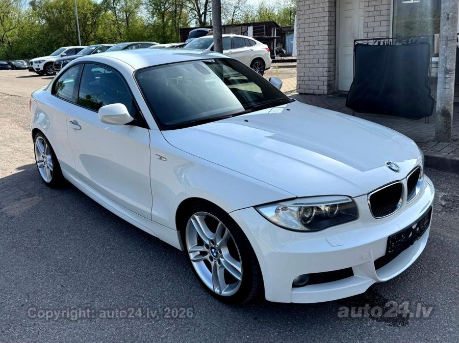 Balts BMW 1-series 2012 Tallina, ar dzinēja tilpumu 2.00 L un nobraukumu 200 tūkst. km par 7999 €, foto 11 vietnē AUTOMOTO.COM.LV