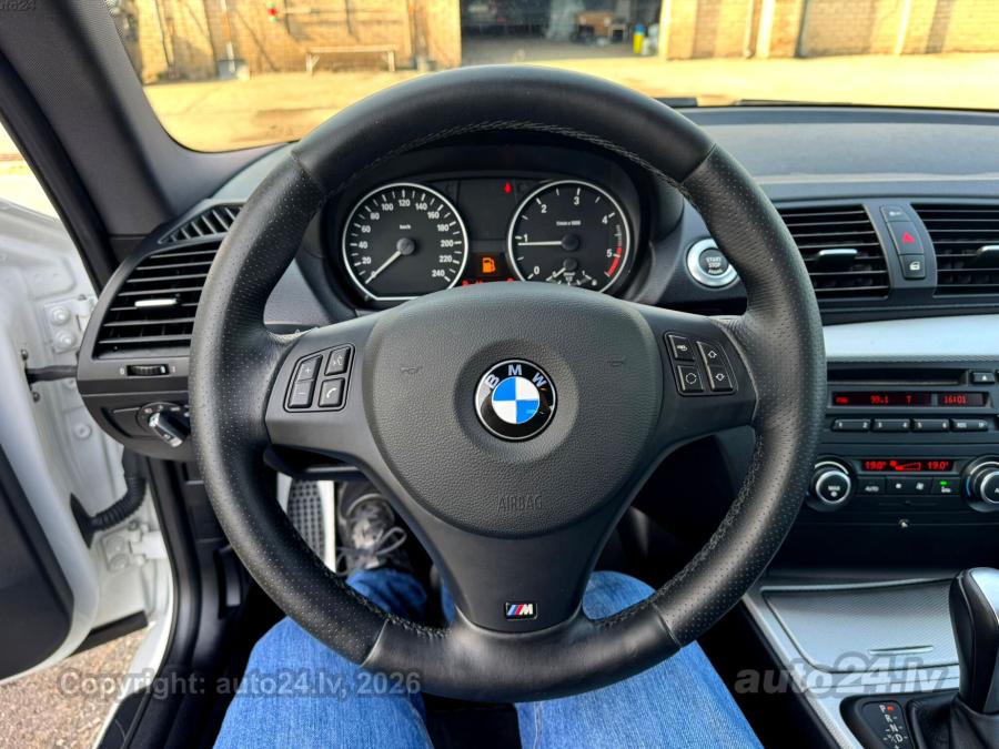 Balts BMW 1-series 2012 Tallina, ar dzinēja tilpumu 2.00 L un nobraukumu 200 tūkst. km par 7999 €, foto 16 vietnē AUTOMOTO.COM.LV