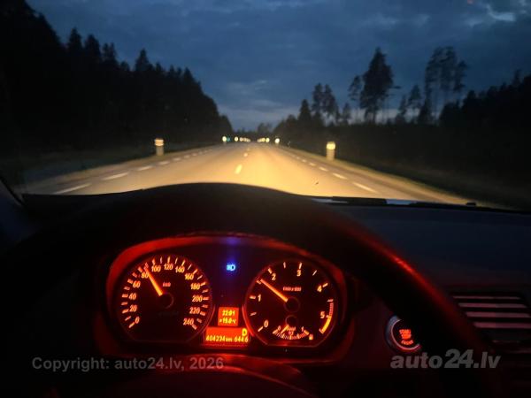 Белый БМВ 1 Серия 2004 в Тарту, объемом двигателя 2.00 л и пробегом 400 тыс. км за 3300 €, фото 9 на AUTOMOTO.COM.LV
