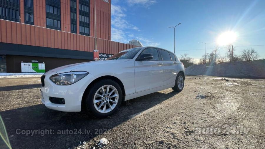 White BMW 1-series 2011 in Riga, with an engine capacity of 2.00 L and mileage of 288 thousand km for 5750 €, photo 12 on AUTOMOTO.COM.LV