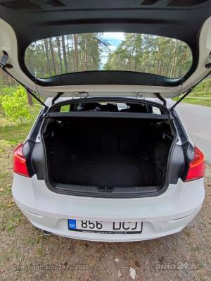 White BMW 1-series 2017 in Tallinn, with an engine capacity of 1.50 L and mileage of 43 thousand km for 15900 €, photo 8 on AUTOMOTO.COM.LV