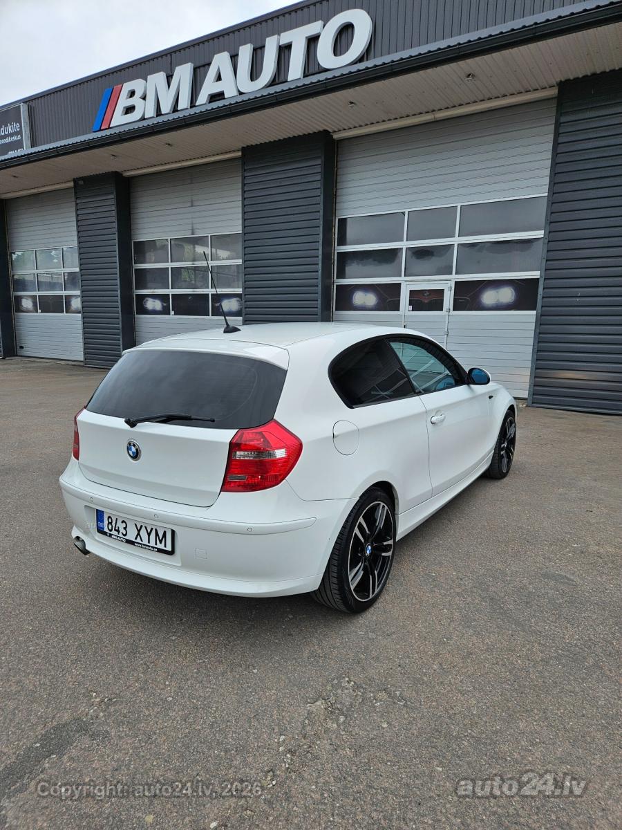 Balts BMW 1-series 2009 Tallina, ar dzinēja tilpumu 2.00 L un nobraukumu 150 tūkst. km par 8500 €, foto 4 vietnē AUTOMOTO.COM.LV