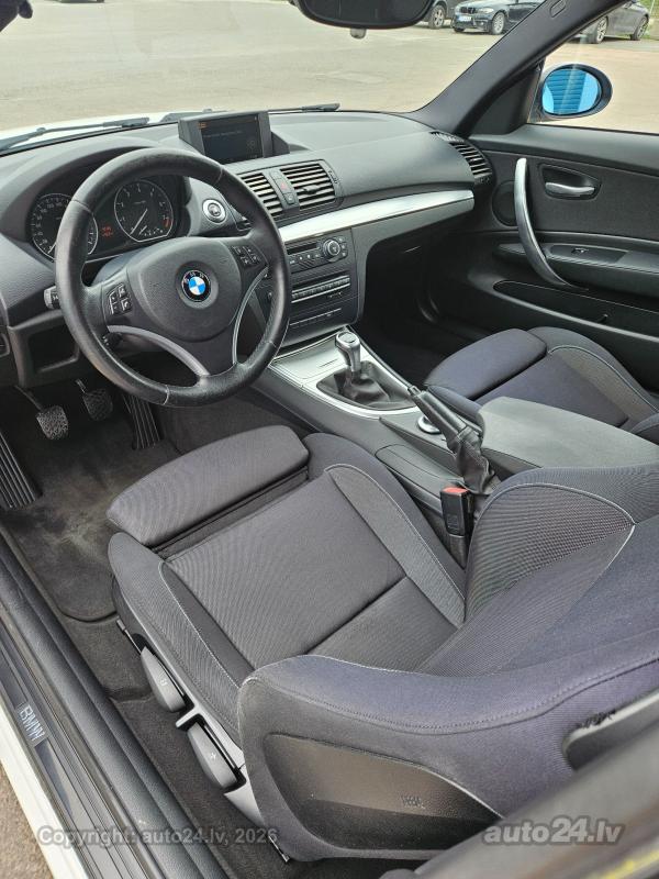 Balts BMW 1-series 2009 Tallina, ar dzinēja tilpumu 2.00 L un nobraukumu 150 tūkst. km par 8500 €, foto 6 vietnē AUTOMOTO.COM.LV
