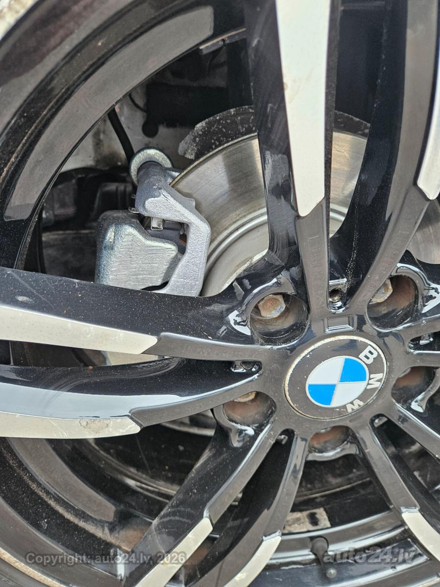 Balts BMW 1-series 2009 Tallina, ar dzinēja tilpumu 2.00 L un nobraukumu 150 tūkst. km par 8500 €, foto 12 vietnē AUTOMOTO.COM.LV