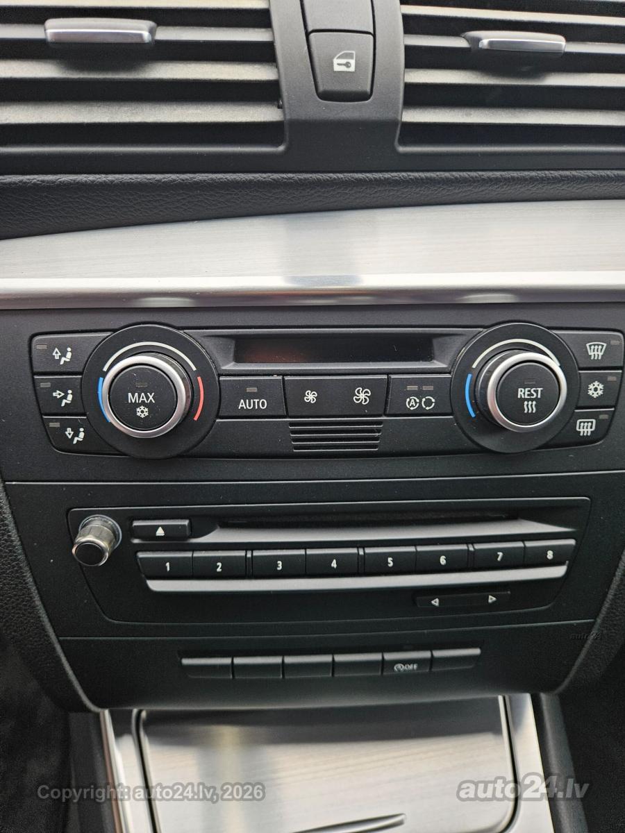 Balts BMW 1-series 2009 Tallina, ar dzinēja tilpumu 2.00 L un nobraukumu 150 tūkst. km par 8500 €, foto 14 vietnē AUTOMOTO.COM.LV