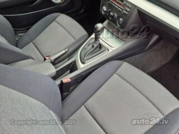 Dzeltens BMW 1-series 2005 Tallina, ar dzinēja tilpumu 2.00 L un nobraukumu 159 tūkst. km par 3490 €, foto 9 vietnē AUTOMOTO.COM.LV