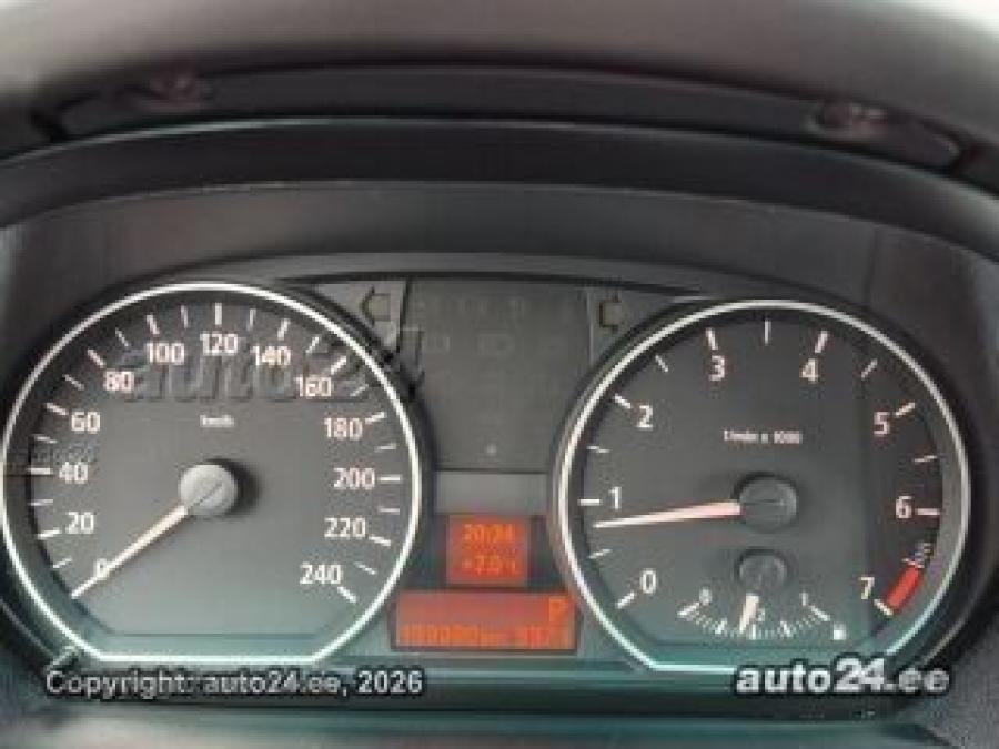 Yellow BMW 1-series 2005 in Tallinn, with an engine capacity of 2.00 L and mileage of 159 thousand km for 3490 €, photo 11 on AUTOMOTO.COM.LV