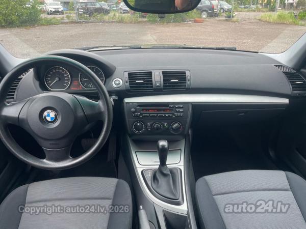Dzeltens BMW 1-series 2005 Tallina, ar dzinēja tilpumu 2.00 L un nobraukumu 159 tūkst. km par 3490 €, foto 8 vietnē AUTOMOTO.COM.LV