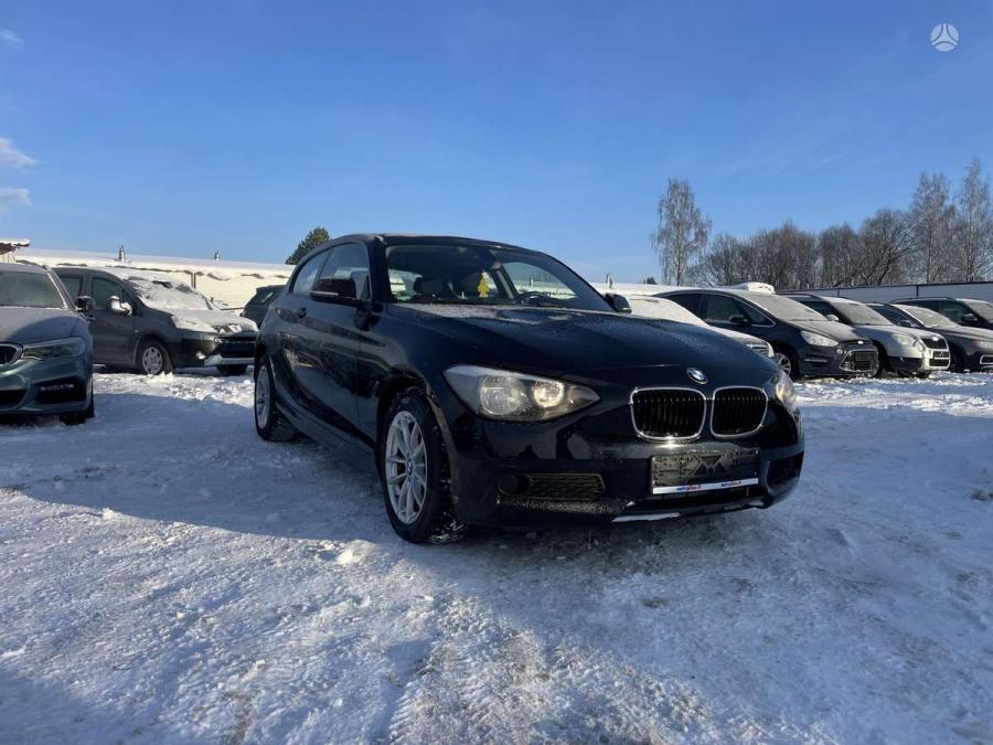 Black BMW 114 2013 in Utena, with an engine capacity of 1.60 L and mileage of 127 thousand km for 4450 €, photo 14 on AUTOMOTO.COM.LV