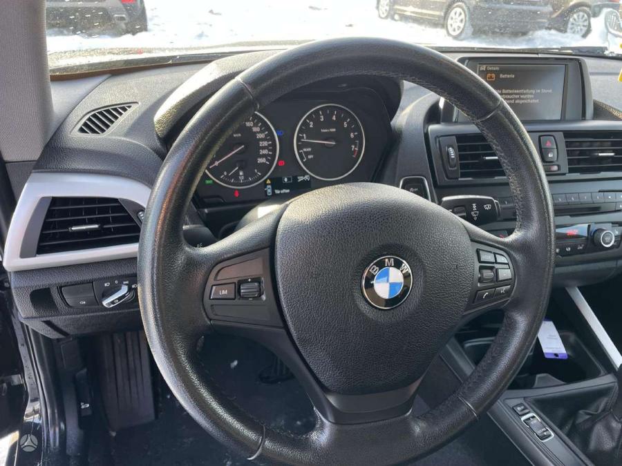 Black BMW 114 2013 in Utena, with an engine capacity of 1.60 L and mileage of 127 thousand km for 4450 €, photo 3 on AUTOMOTO.COM.LV