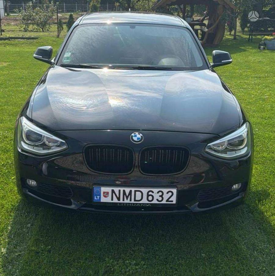Black BMW 114 2012 in Marijampole, with an engine capacity of 1.60 L and mileage of 135 thousand km for 5200 €, photo 1 on AUTOMOTO.COM.LV