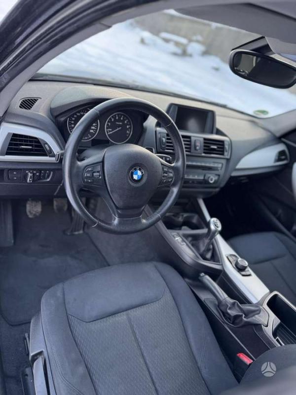 Black BMW 114 2013 in Panevezys, with an engine capacity of 1.60 L and mileage of 166 thousand km for 5600 €, photo 10 on AUTOMOTO.COM.LV