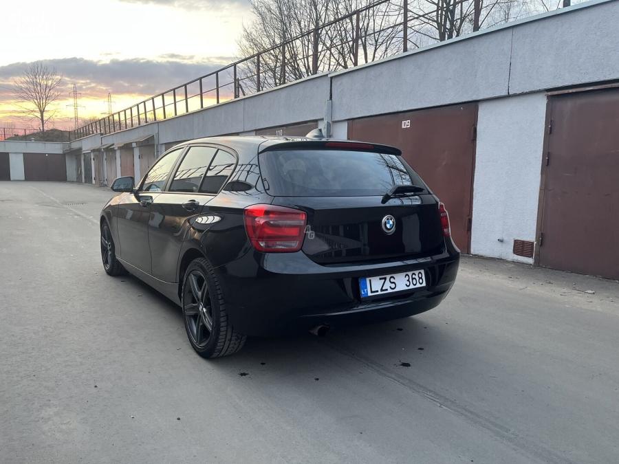 Black BMW 114 2013 in Vilnius, with an engine capacity of 1.60 L and mileage of 204 thousand km for 4200 €, photo 7 on AUTOMOTO.COM.LV