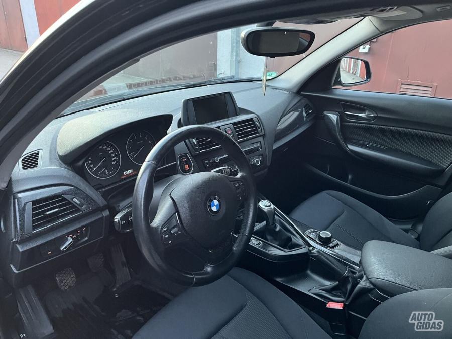 Black BMW 114 2013 in Vilnius, with an engine capacity of 1.60 L and mileage of 204 thousand km for 4200 €, photo 12 on AUTOMOTO.COM.LV