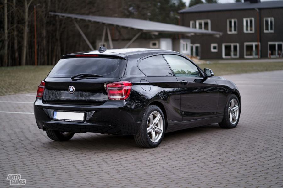 Melns BMW 114 2014 Viļņa, ar dzinēja tilpumu 1.60 L un nobraukumu 241 tūkst. km par 3890 €, foto 3 vietnē AUTOMOTO.COM.LV
