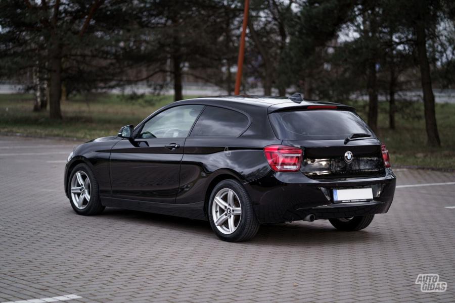 Melns BMW 114 2014 Viļņa, ar dzinēja tilpumu 1.60 L un nobraukumu 241 tūkst. km par 3890 €, foto 6 vietnē AUTOMOTO.COM.LV