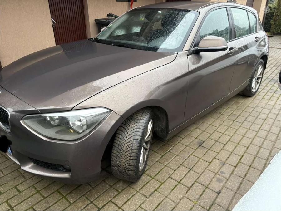 Brown BMW 114 2013 in Taurage, with an engine capacity of 1.60 L and mileage of 290 thousand km for 2600 €, photo 1 on AUTOMOTO.COM.LV