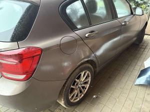 Brown BMW 114 2013 in Taurage, with an engine capacity of 1.60 L and mileage of 290 thousand km for 2600 €, photo 2 on AUTOMOTO.COM.LV