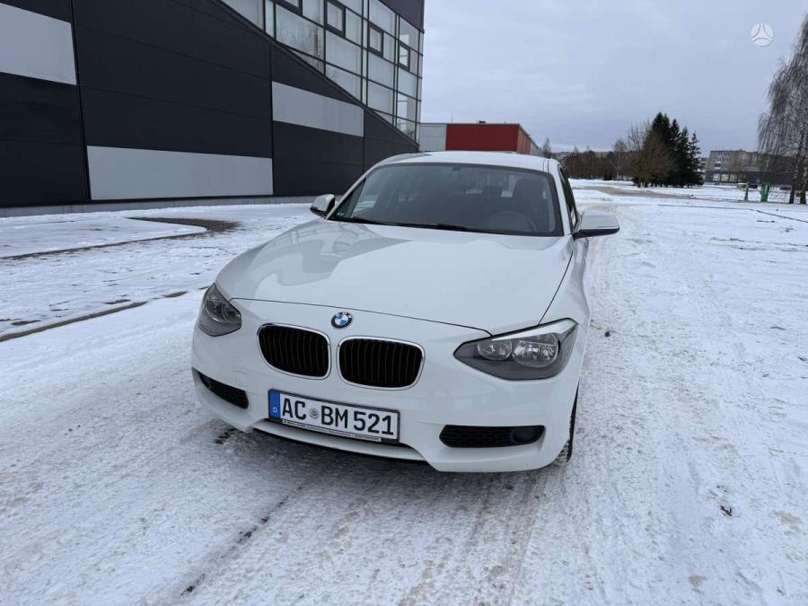 Balts BMW 114 2012 Panevēža, ar dzinēja tilpumu 1.60 L un nobraukumu 218 tūkst. km par 4900 €, foto 4 vietnē AUTOMOTO.COM.LV